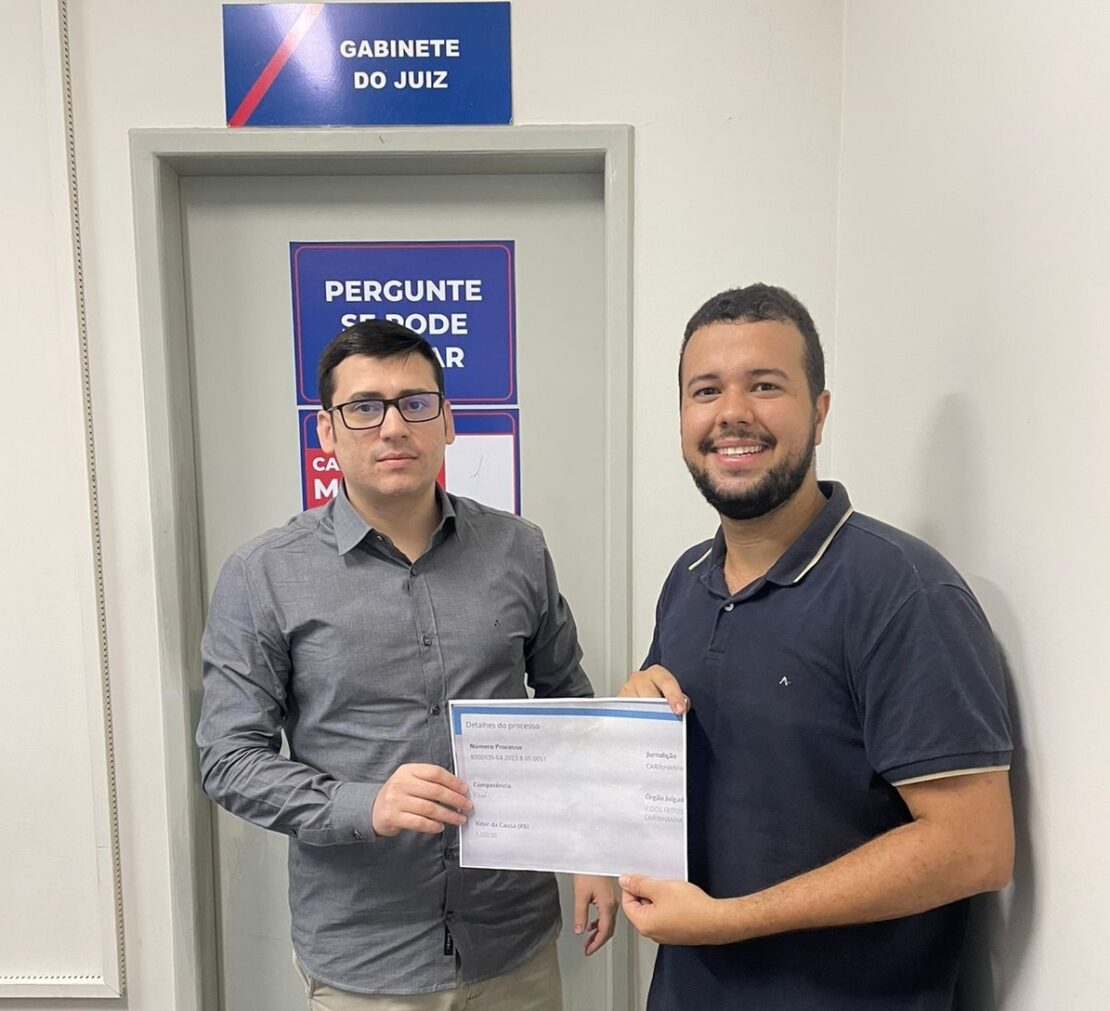 Juiz da Comarca de Carinhanha recebe em seu gabinete o jovem Luan do Povo - Folha do Vale